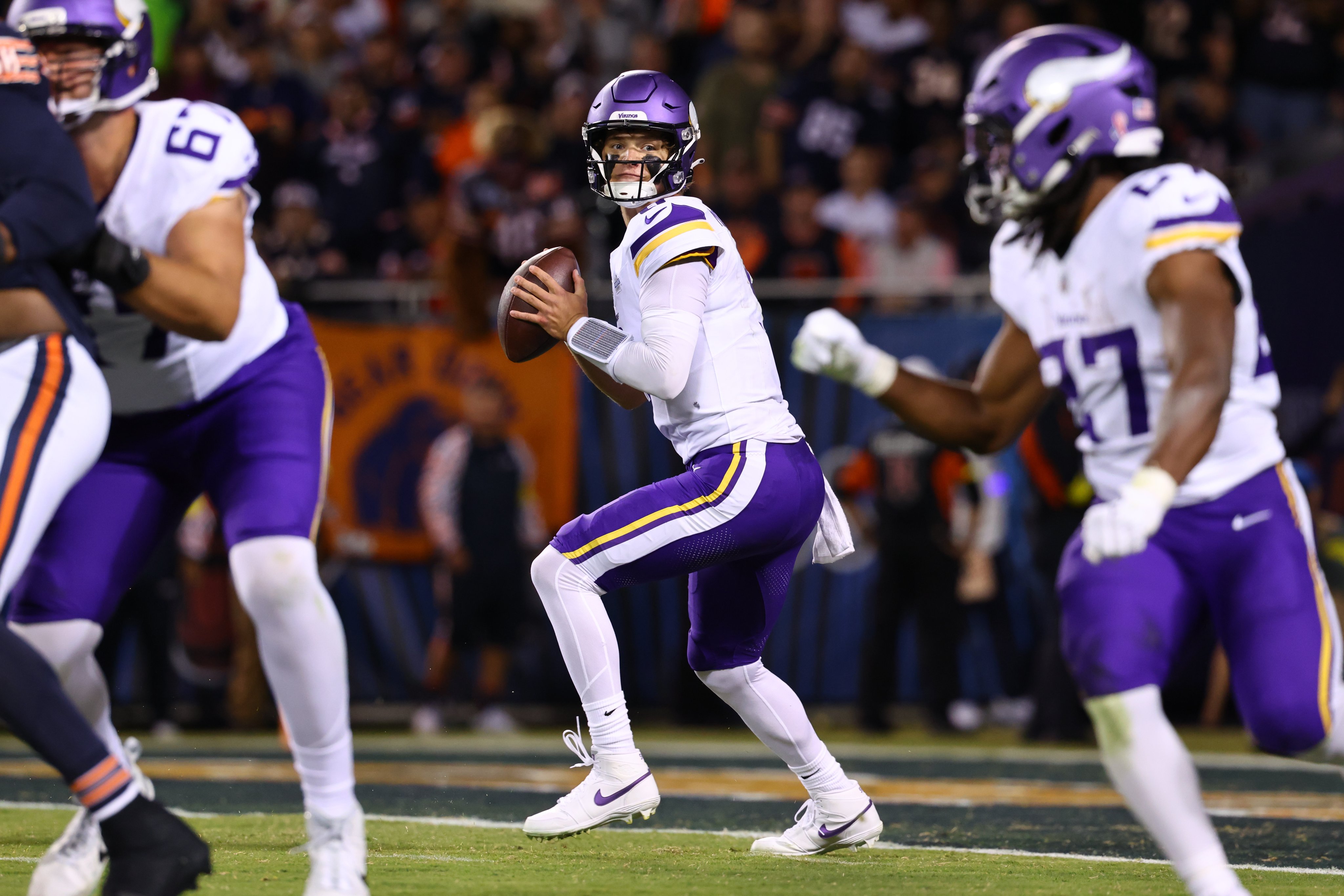 McCarthy comes on strong down stretch in debut as Vikings rally to beat Bears