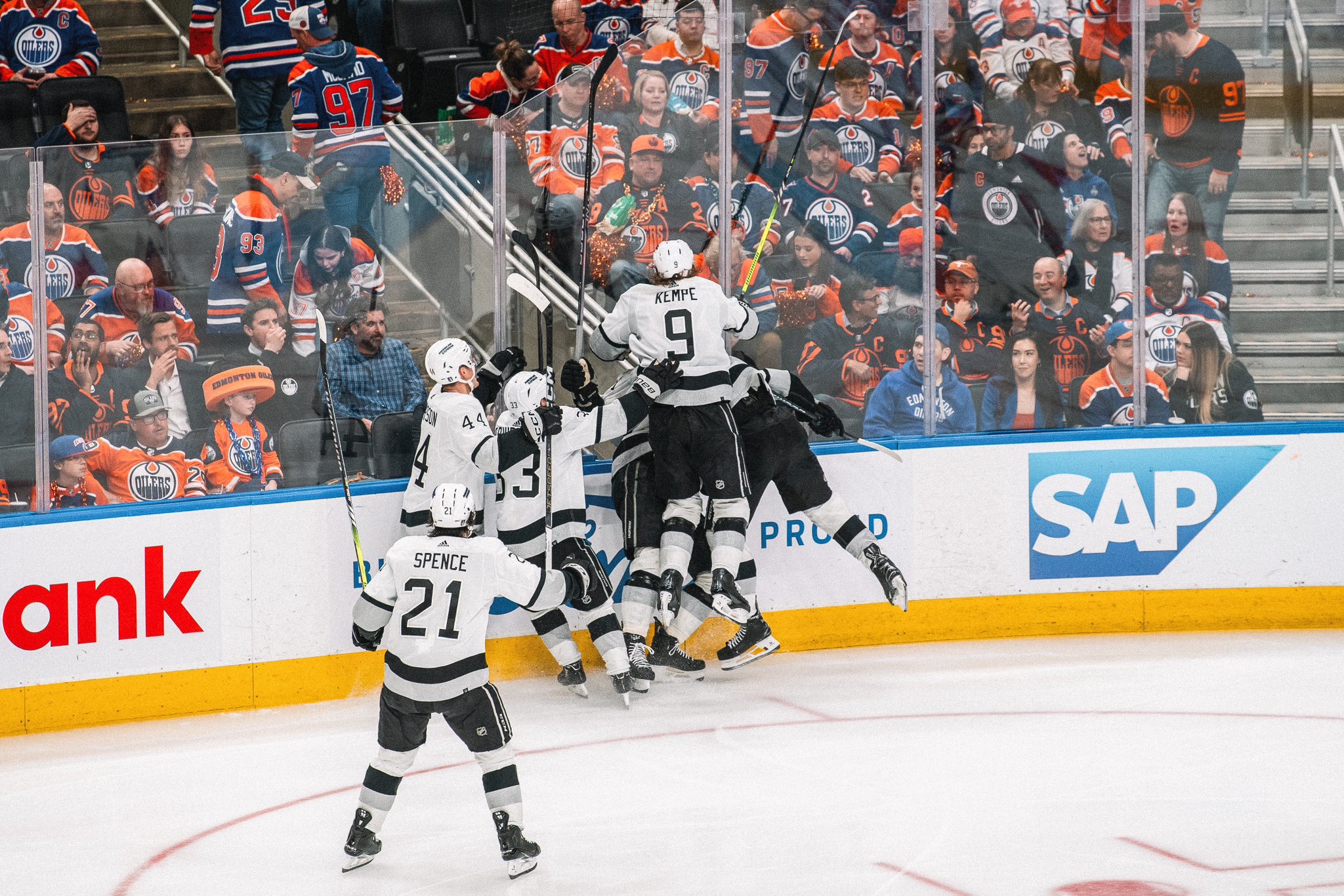 Kopitar's OT winner lifts Kings to 5-4 win over Oilers, even series at 1-1