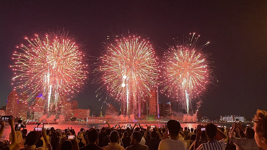 Ford Fireworks draws thousands of people to Windsor's waterfront