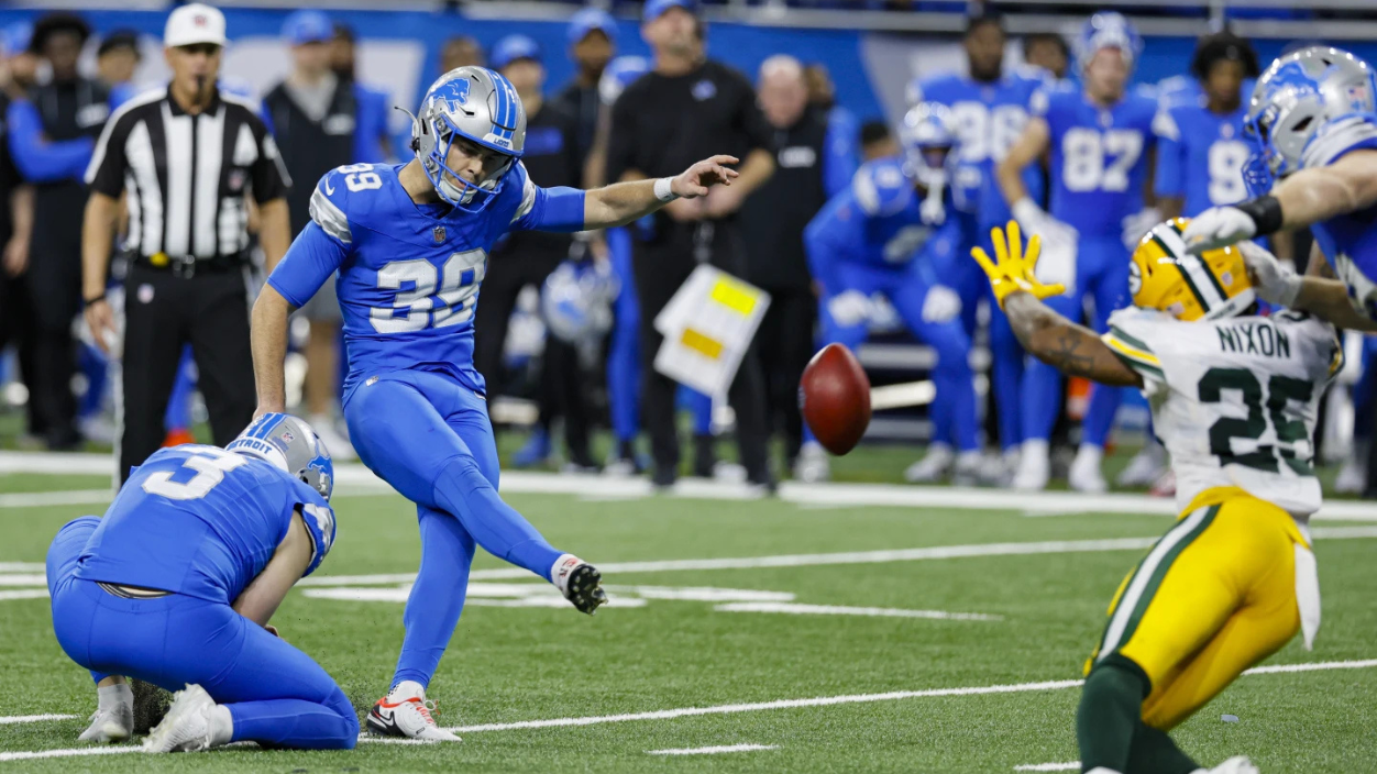 Dan Campbell’s 4th-down gambles help Lions beat Packers 34-31 and ...