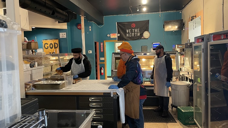 Local Muslim youth group donates meals to Street Help during the ...