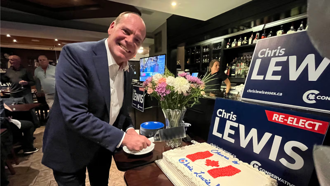 Conservative Chris Lewis re-elected in Essex