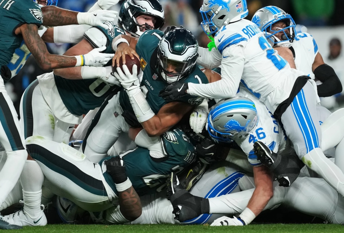 Hurts’ lone touchdown leads Eagles to victory over Lions in lackluster ...