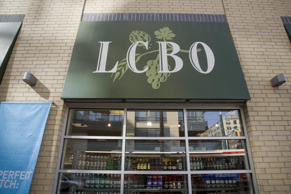 LCBO scraps plan to open 5 stores to bar and restaurant owners for one day