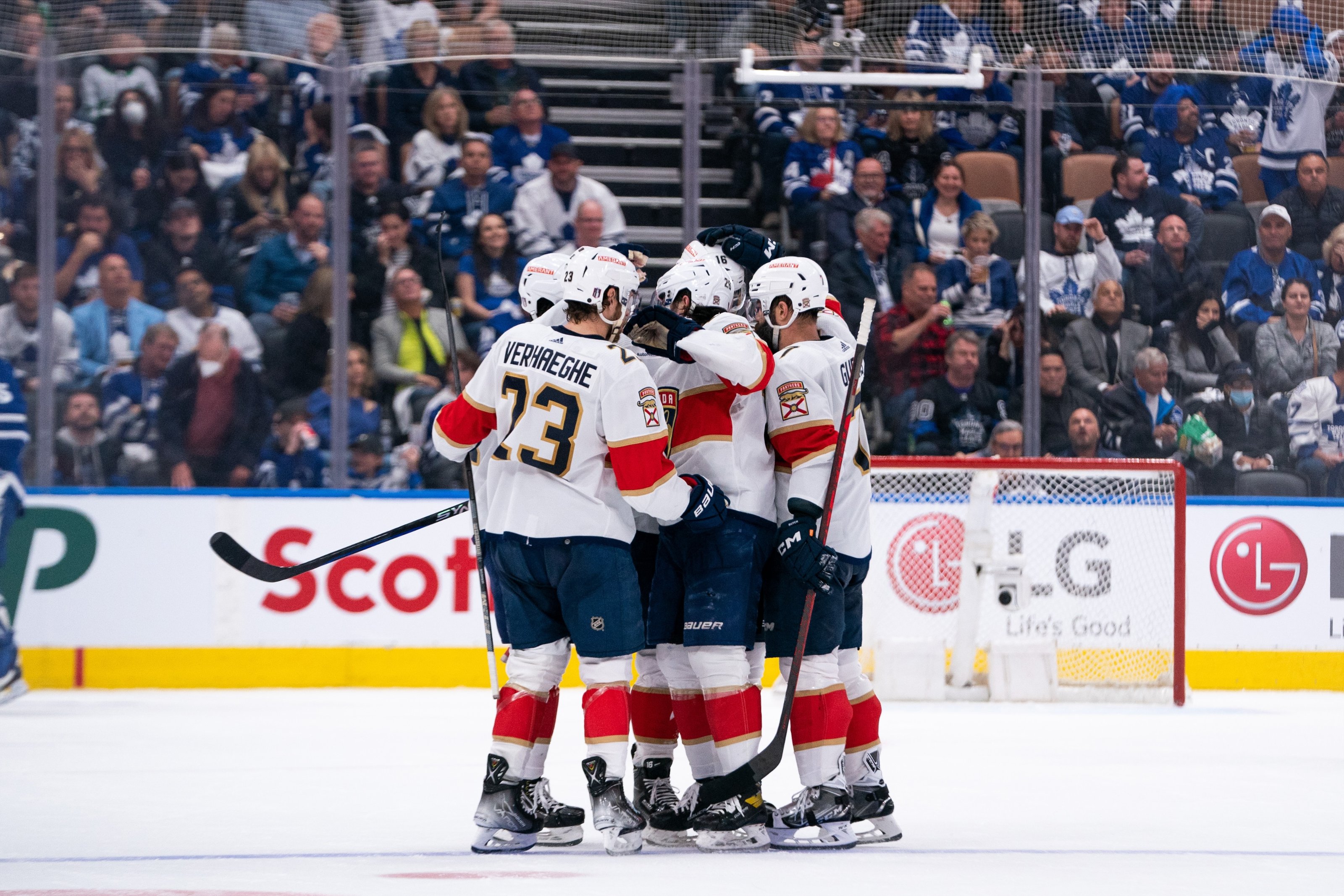 Panthers survive blown twogoal lead, down Maple Leafs 42 in Game 1